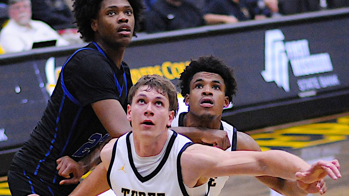 Cold start against Wabash Valley derails Raiders