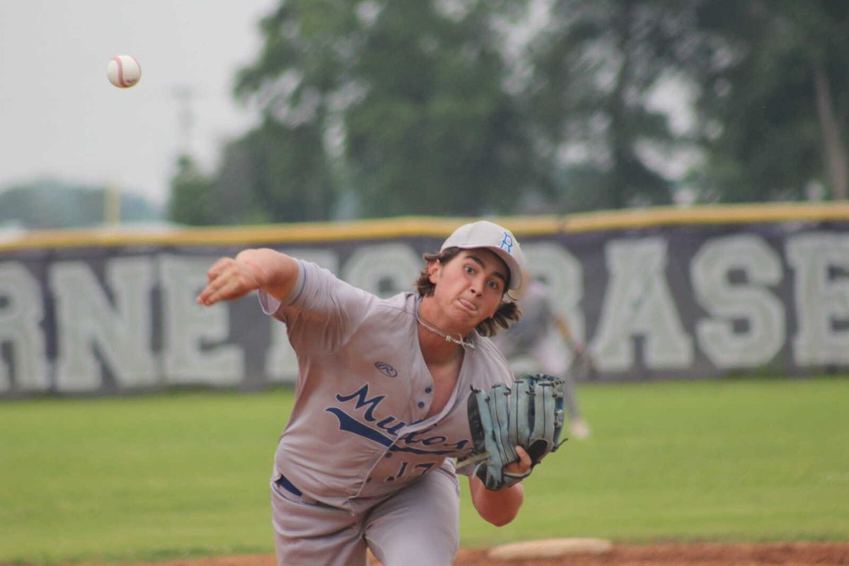 Bernie Mules trap Hornets