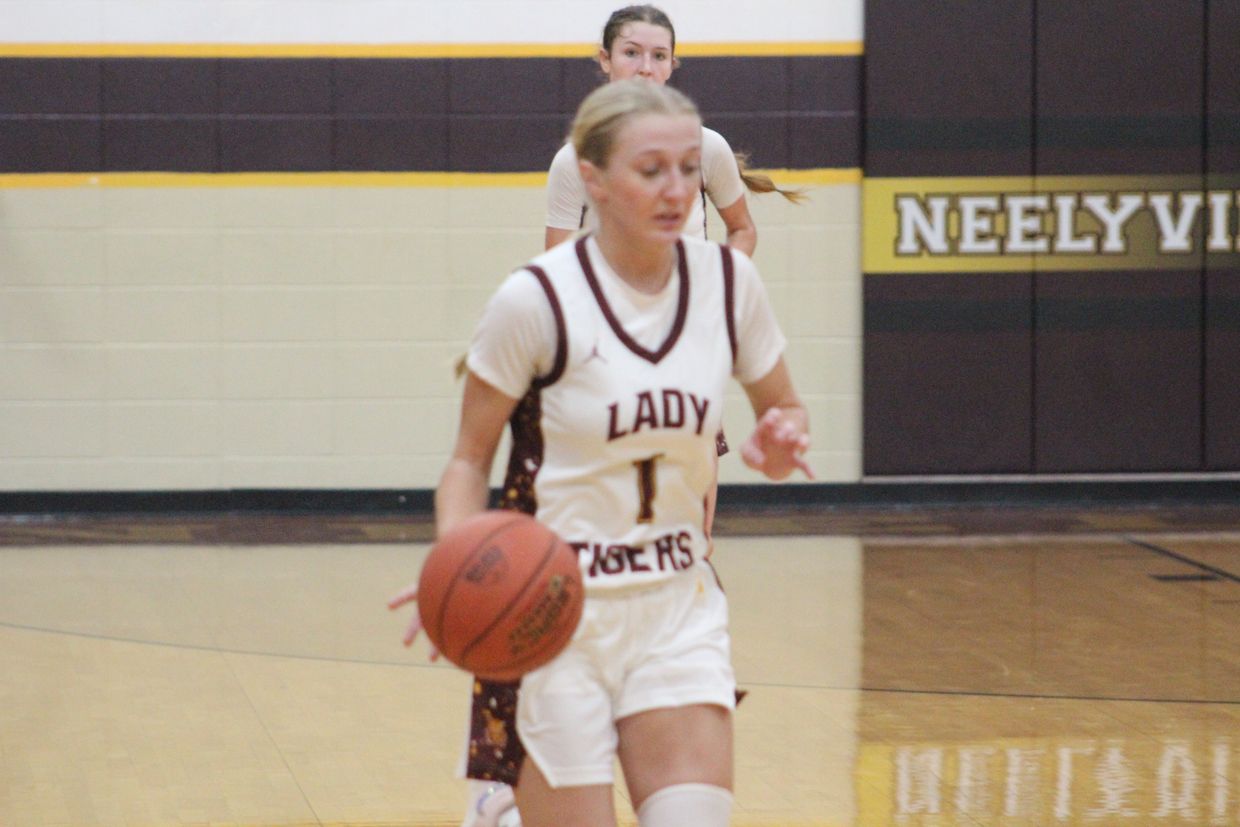 Alton stymies Neelyville girls to win 48-36