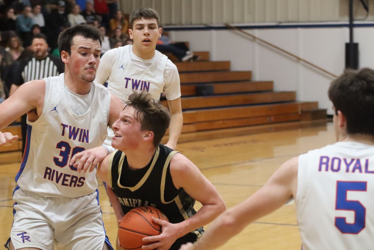 Dons come out on top in defensive battle with Twin Rivers