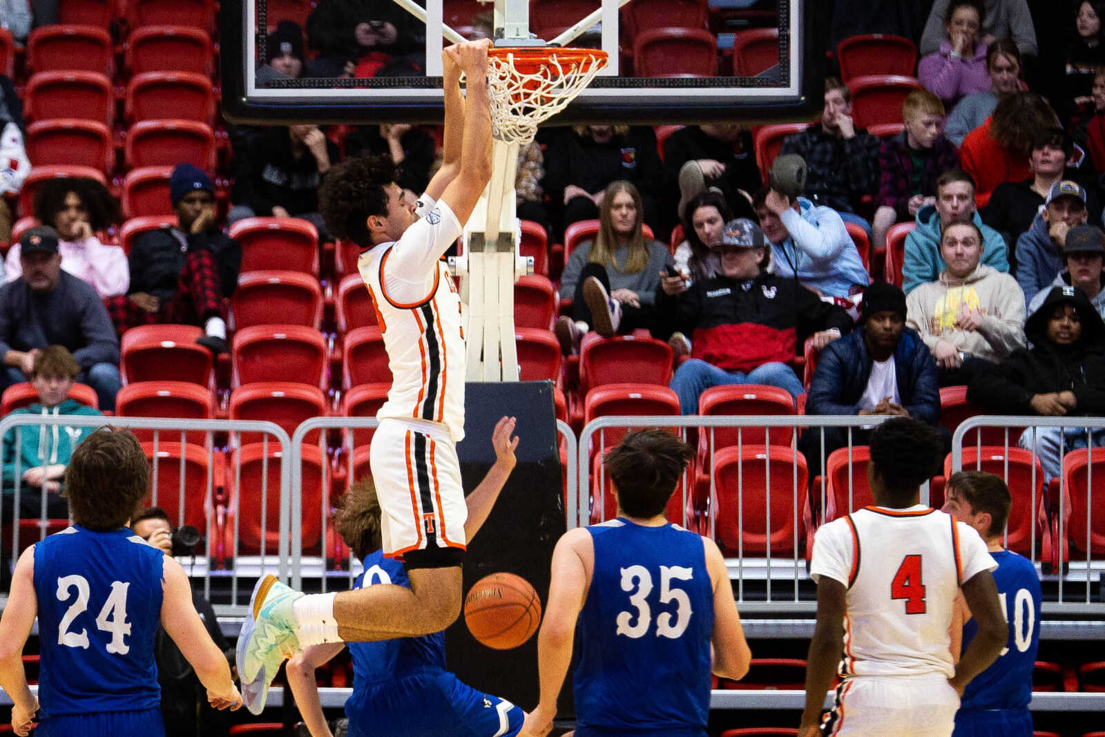Cape Central cruises to Southeast Missourian Christmas Tournament semi...