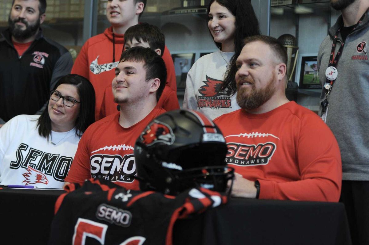 Redhawk reunion made official as Coon inks SEMO football NLI