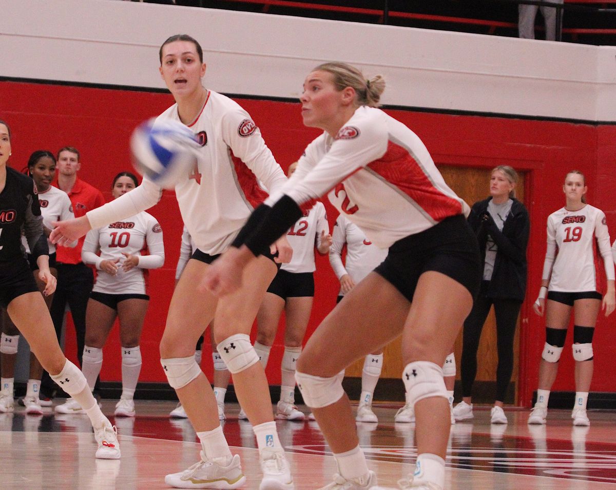 Redhawks sweep UT Martin to open OVC play, celebrate major player mile...