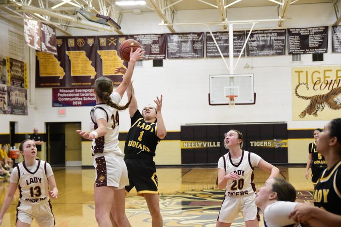 Kennett Lady Indians outlast Neelyville Lady Tigers 50-43 in overtime
