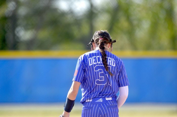 Utterly dominant: Kaelyn Deckerd’s no-hitter powers Oak Ridge softball...