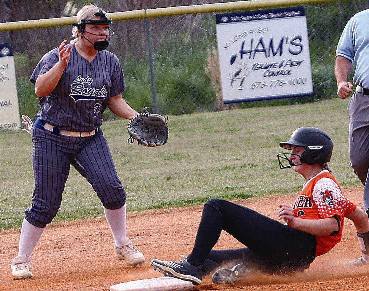 Lady Royals hold off Clearwater