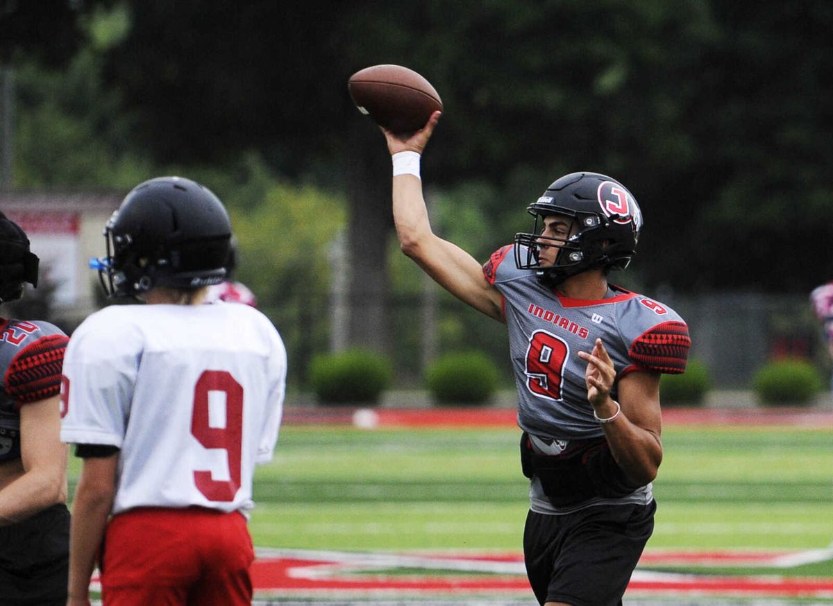 Gridiron 2022: Adrian Fox, Zach Calder show promise in Indians’ QB com...