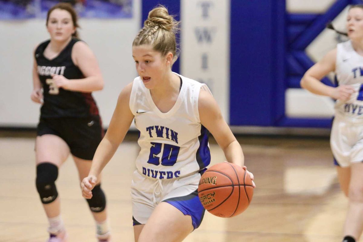 Lady Royals Christmas Classic: Twin Rivers vs. Piggott
