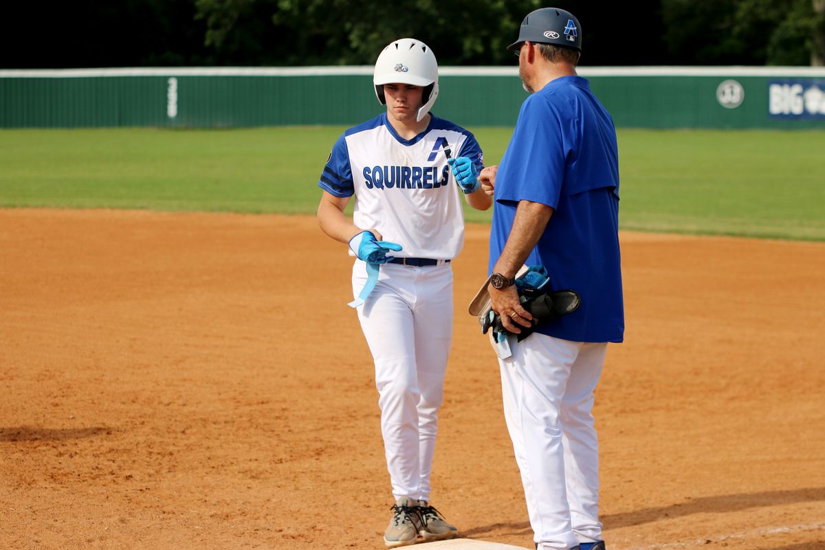 Squirrels open World Series with mercy-rule win