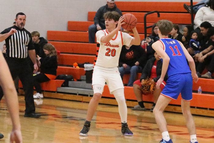 Cooter turns 18 3-pointers into road win at SCC
