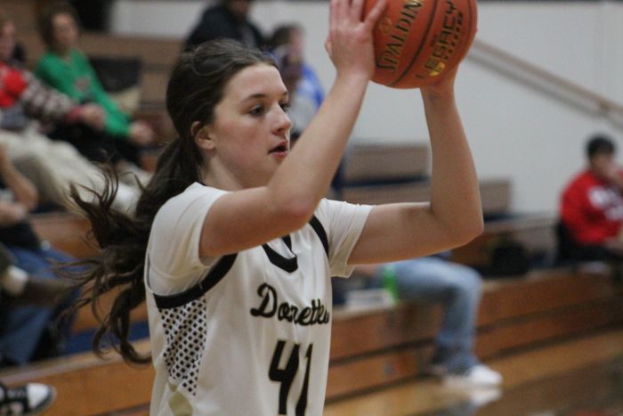 Lockdown defense lifts Donettes to second round of LRCC