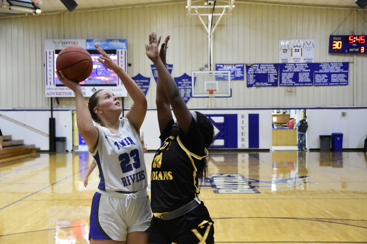 Kennett girls beat Twin Rivers 46-44 on last-second layup