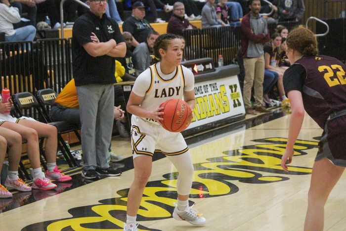 Carter powers Kennett past Kelly in Aaron New's debut