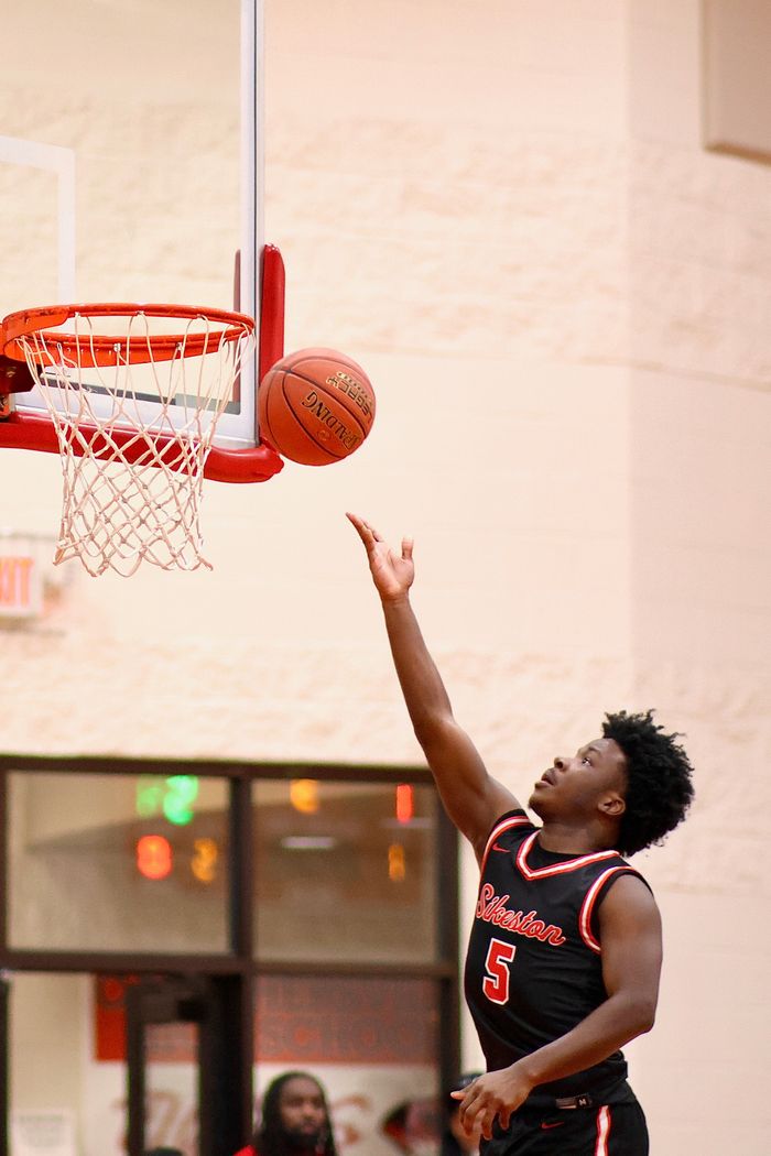 Sikeston snaps skid with complete performance at Caruthersville