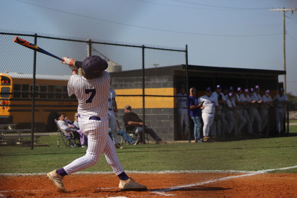 Holcomb's late rally help the team advance to Tri-County Championship