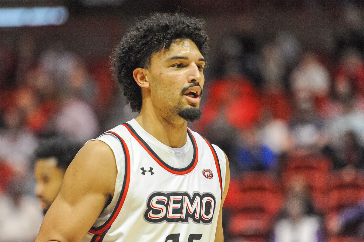 Terry drops 30 as Redhawks roll to fourth straight win, Korn notches 5...