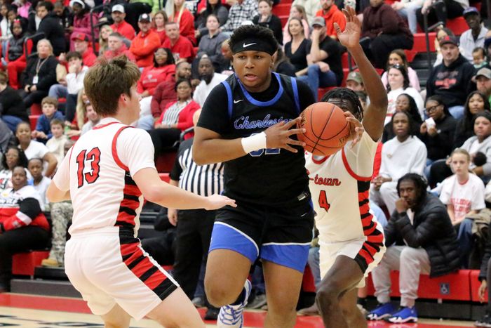 Second-quarter squeeze turns rivalry game in Sikeston’s favor