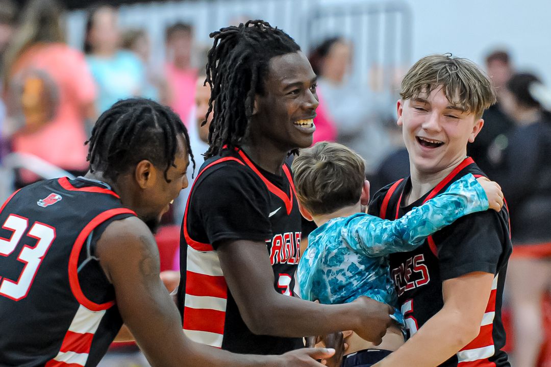 White sinks dagger in East Prairie boys stunner at Chaffee