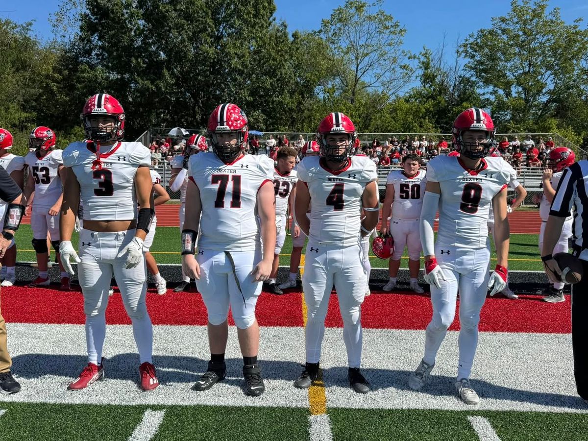 Dexter scratches, claws to 5-0 with 28-17 victory over Southern Boone