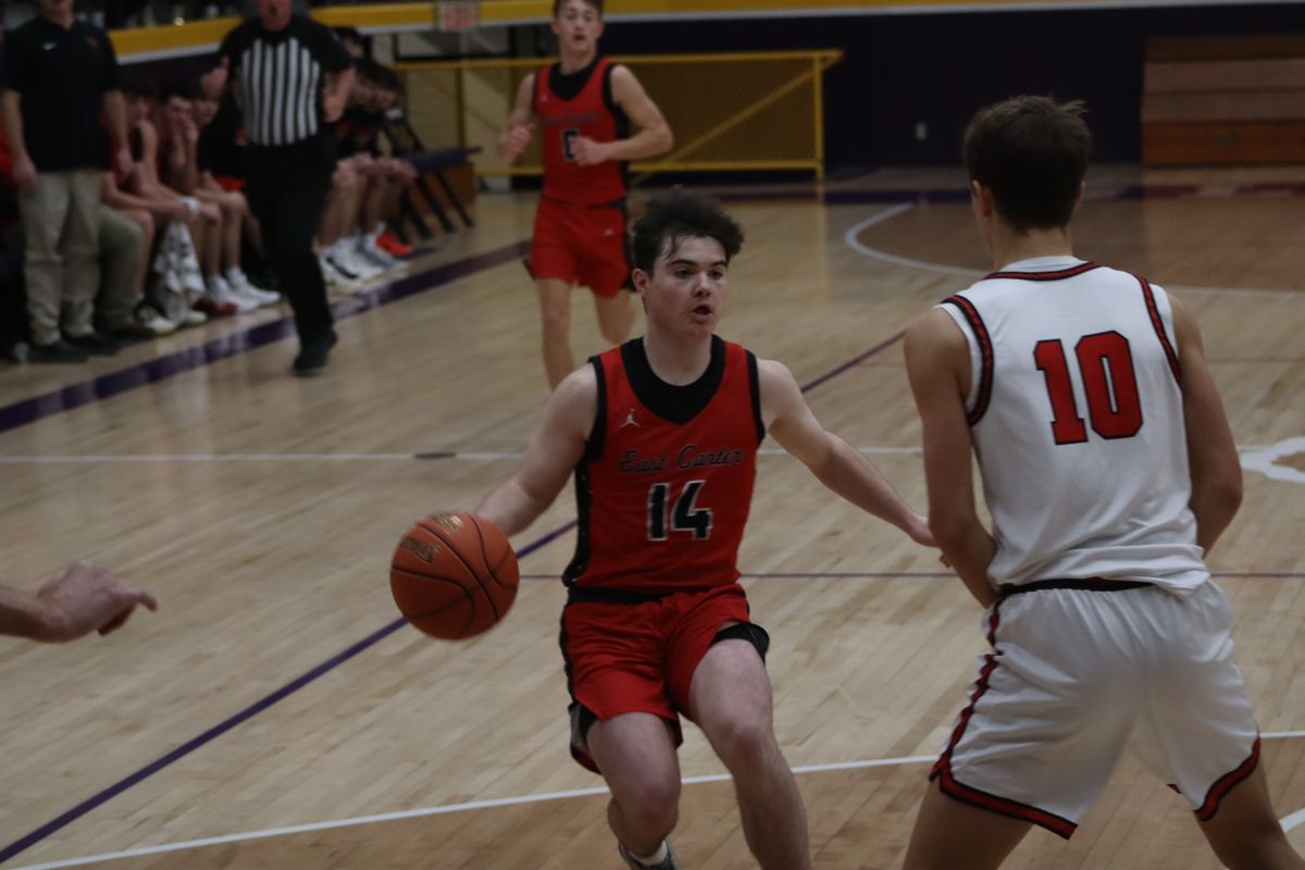 Dexter prevents upset, Van Buren advances to semifinal in Bl...