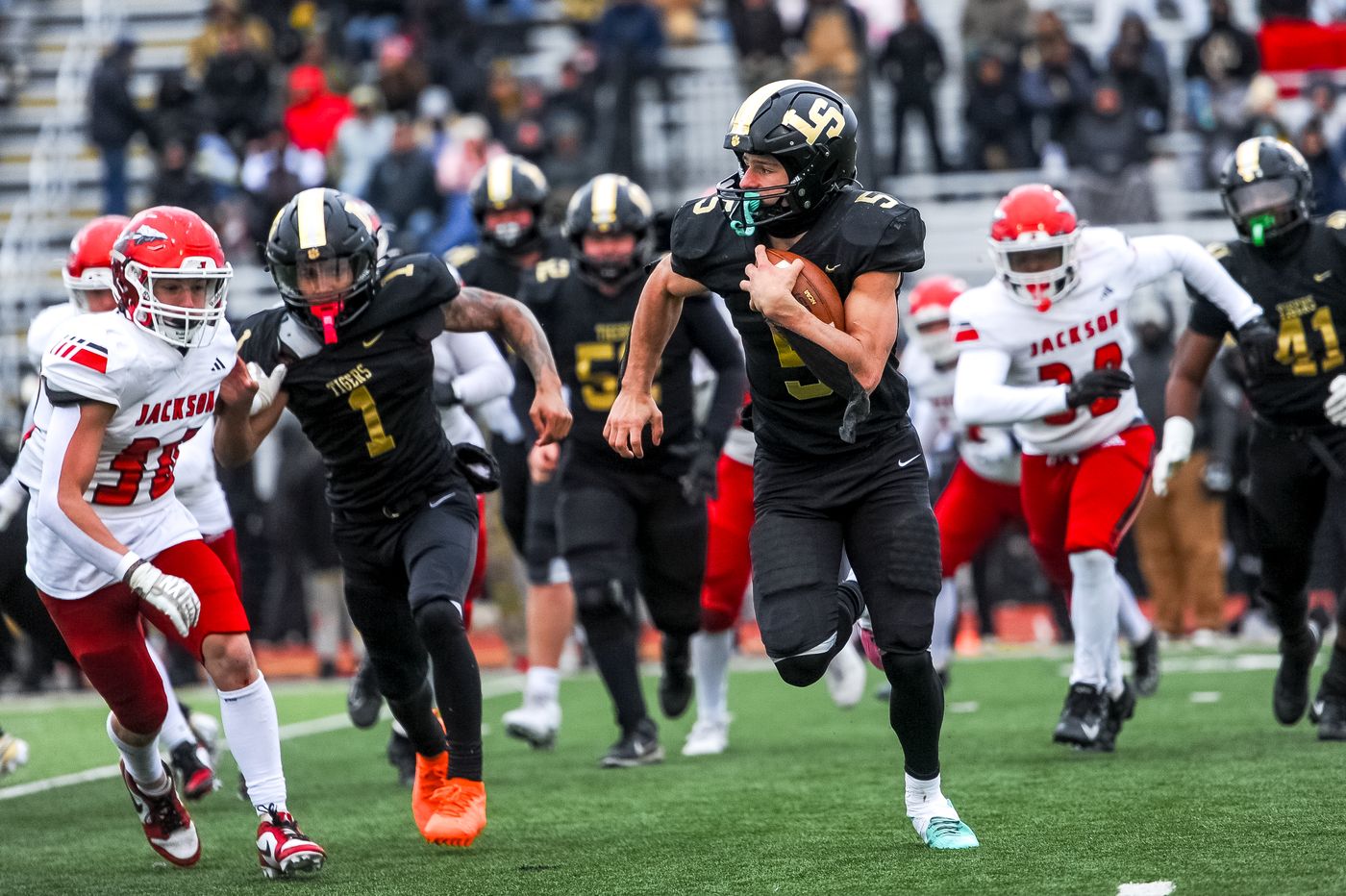 Lee's Summit comes back, ousts Jackson in semifinal thriller
