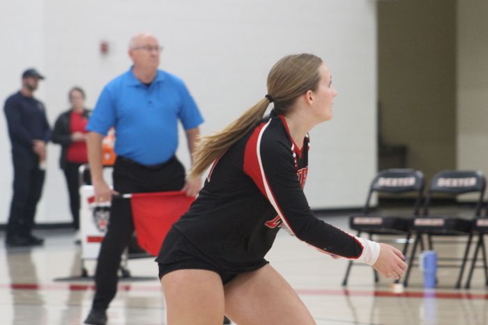 Kennett upends Dexter in five sets, advances to district final