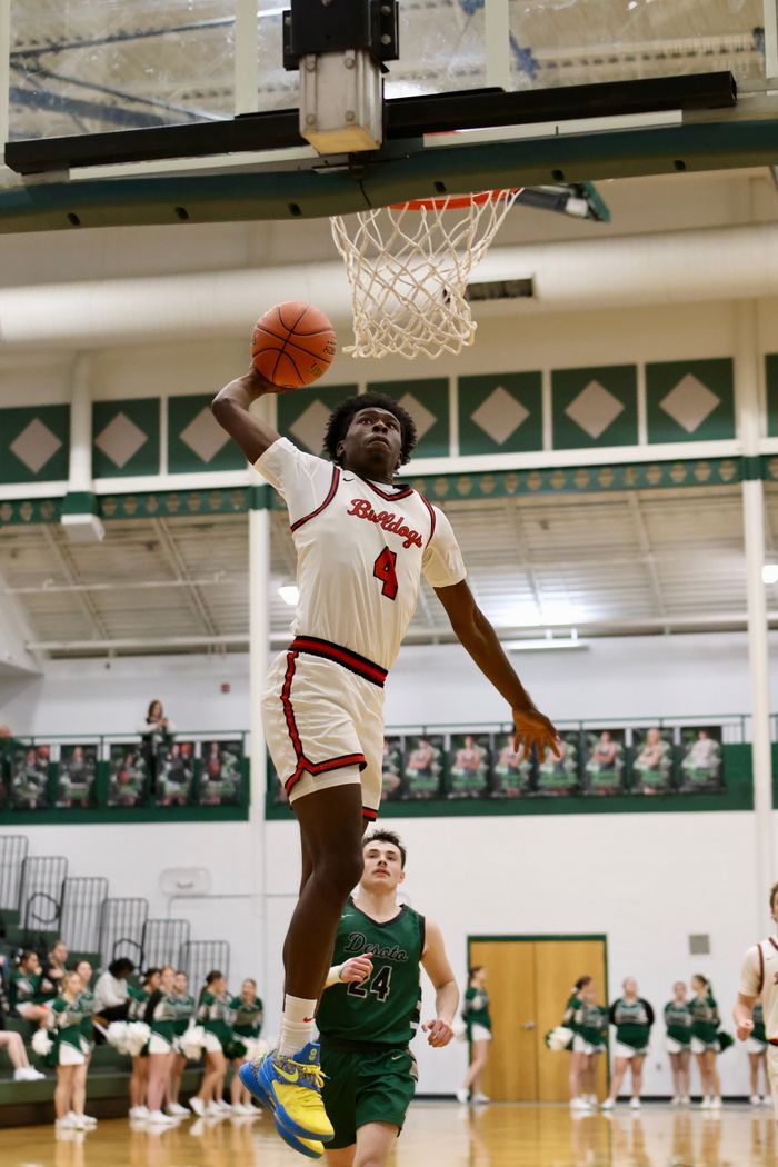Sikeston starts fast in 98–41 rout of De Soto in Fountain City Classic