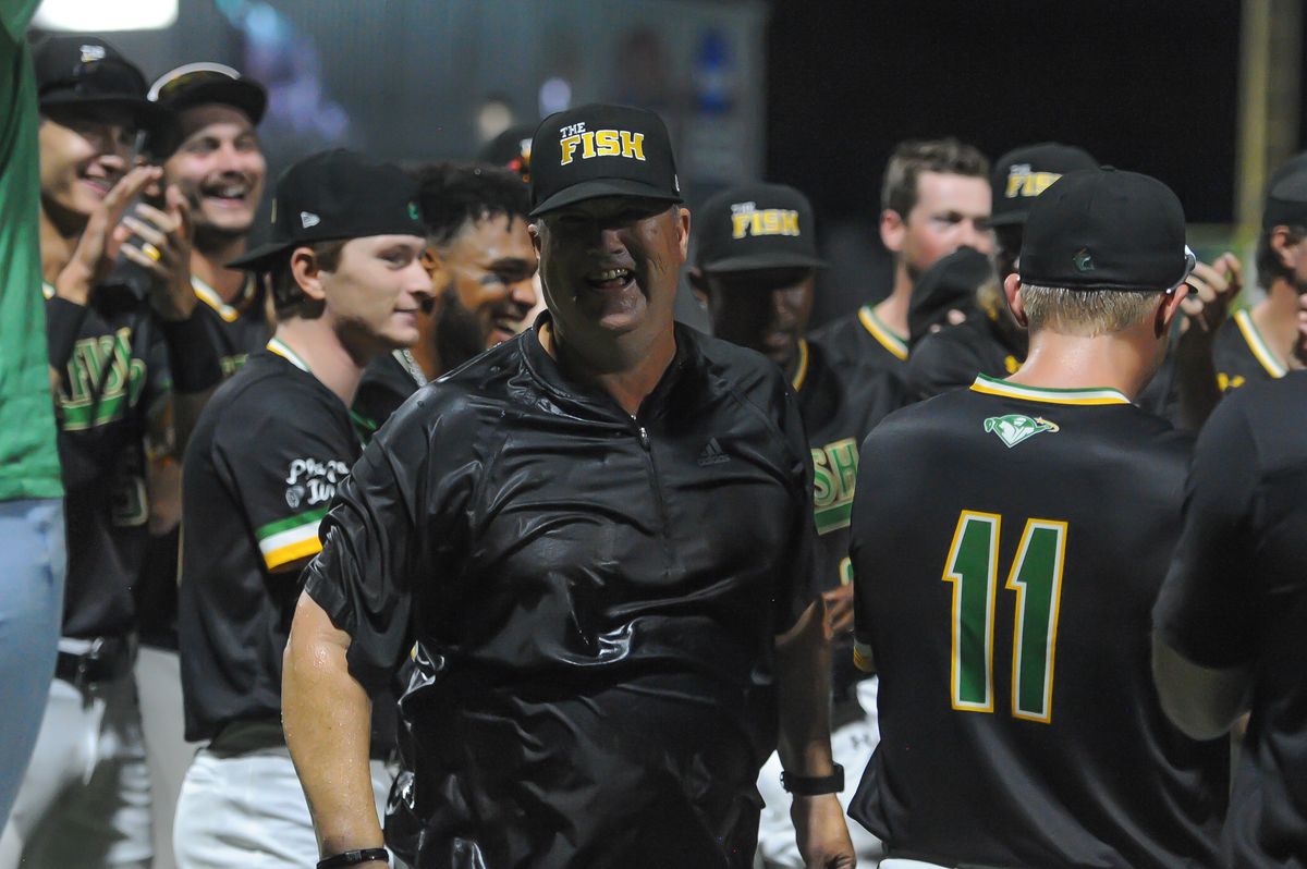 Catfish steal Western Conference title, taking lead late on mammoth Na...