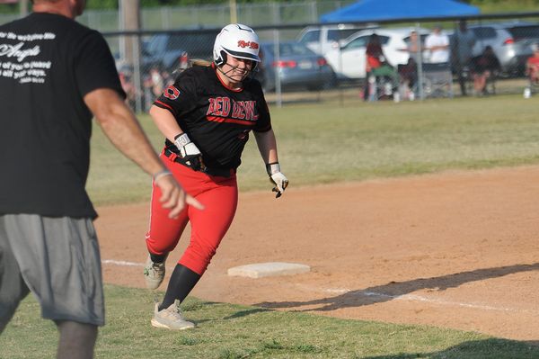 Chaffee softball dominates all three phases against Saxony Lutheran