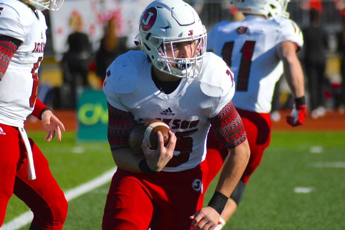 Alum, state champ Dickerson returns to Jackson as RBs coach