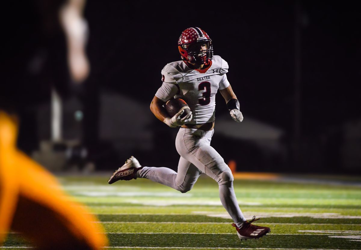 Dexter rolls to 8-1, hammers Scott City with Chaffee 35-3