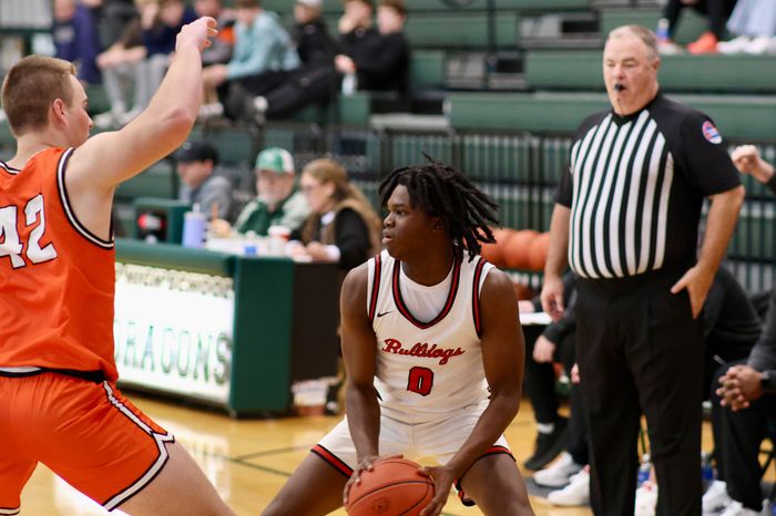 Sikeston closes out Cape Central to score Fountain City Classic threep...