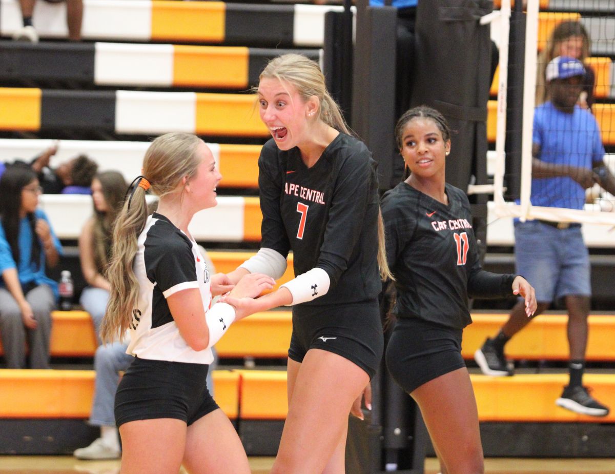 Cape Central volleyball sweeps Poplar Bluff in SEMO Conference opener