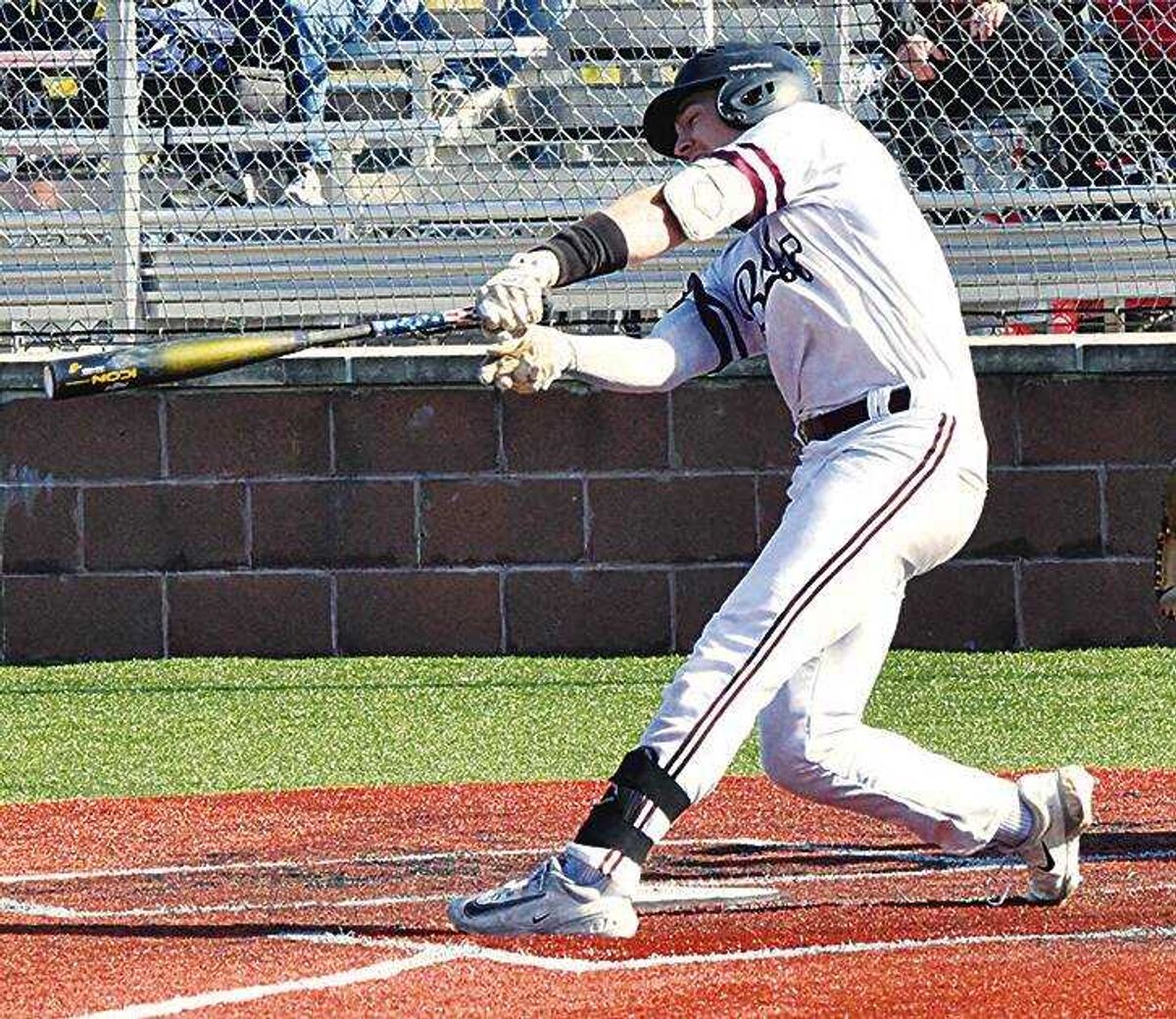 Greenwall hits for cycle as Mules roll to victory