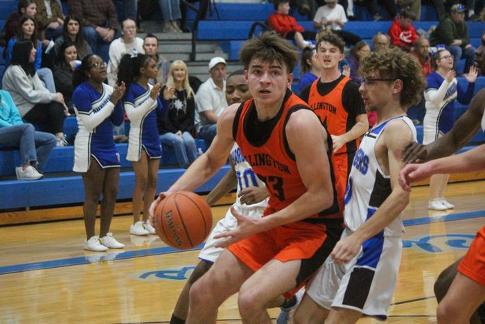 Delta C-7's C.J. Wallace drops 40 in win over Ellington