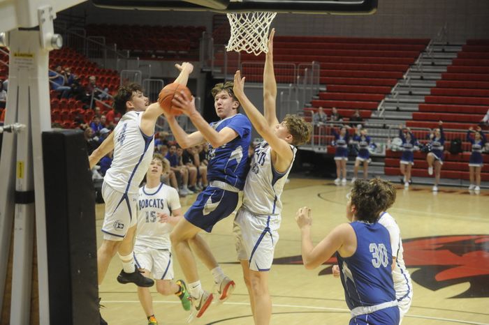 Delta's hot shooting sinks Leopold 70-55 in seMissourian Tourney opene...