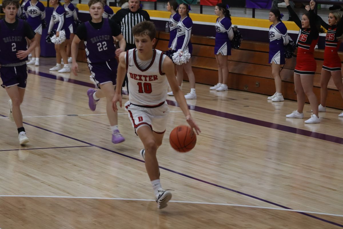 Dexter blows out Holcomb to open Bloomfield Christmas Tournament