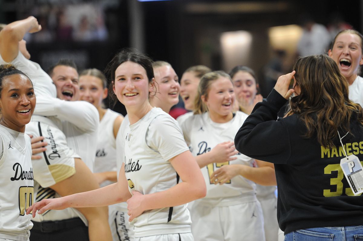 Doniphan’s golden moment arrives, downing Benton for first t...
