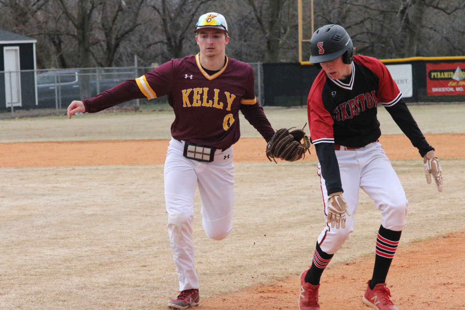 Kelly ruins Sikeston's home opener 15-5