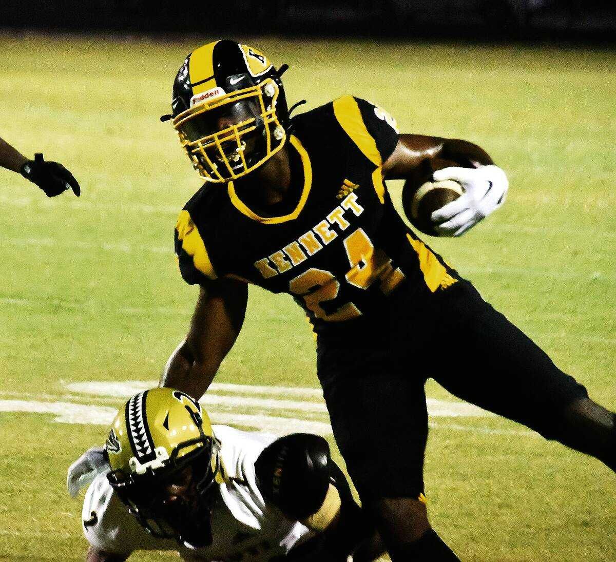 High school football analysis: Kennett beats the heat