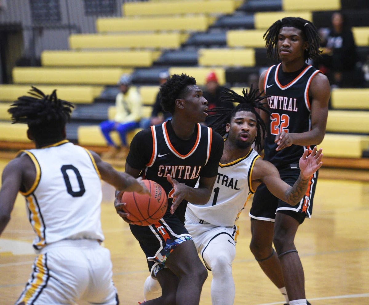 Cape Central survives, beats Hazelwood Central on the road