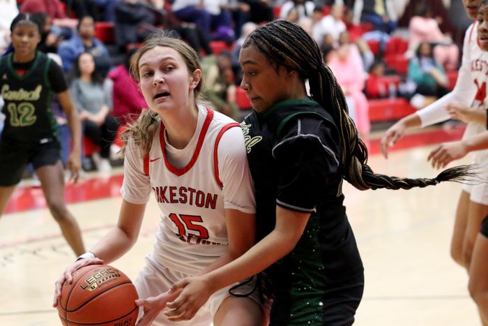 Sikeston stacks wins, answers NMCC pressure, handles SCC on road