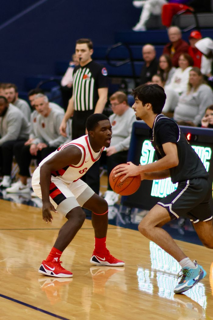 Sikeston falls in semifinals at St. Dominic Christmas Tournament