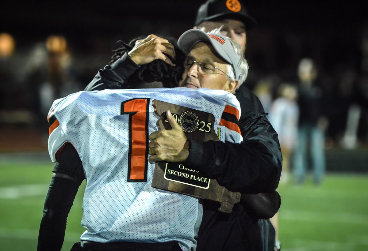 Cape Central shut out by Farmington in Class 5 District 1 title game