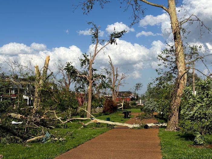 Missouri to hold special session on aid for tornado victims plus Chief...