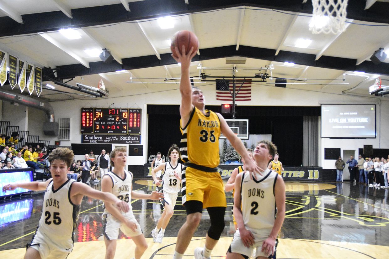 Doniphan Crushes Naylor 76-46 on Homecoming