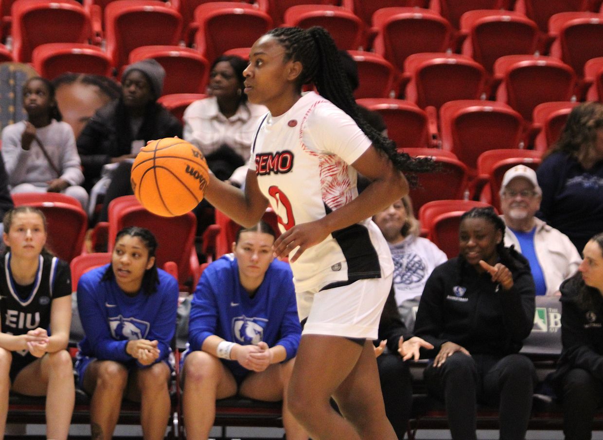 Redhawk women's 18 unanswered cap wild New Year’s win over EIU