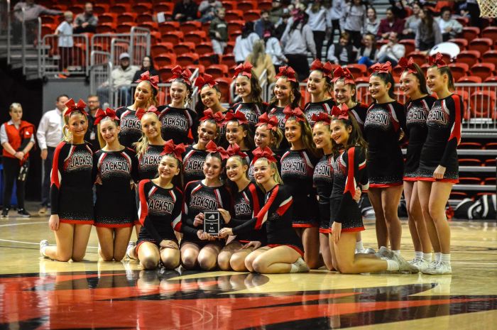 Area cheer squads tackle Holiday Spirit Showdown at seMissourian Tourn...