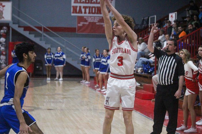 Tim Hamilton's 25 points led Delta C-7 past Southland on Homecoming ni...