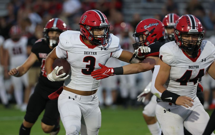 Dexter seeks to capture Homecoming victory against reeling Kelly